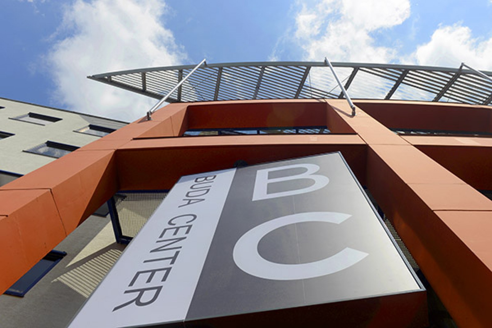 Buda Center Kiadó Irodaház