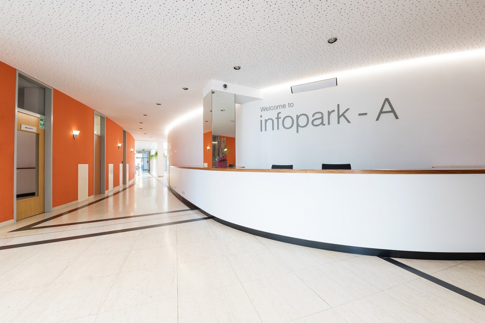 Infopark A épület Kiadó Irodaház