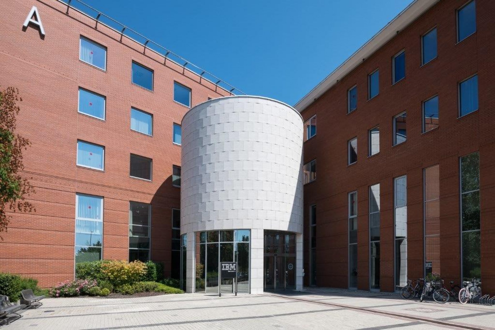 Infopark A épület Kiadó Irodaház